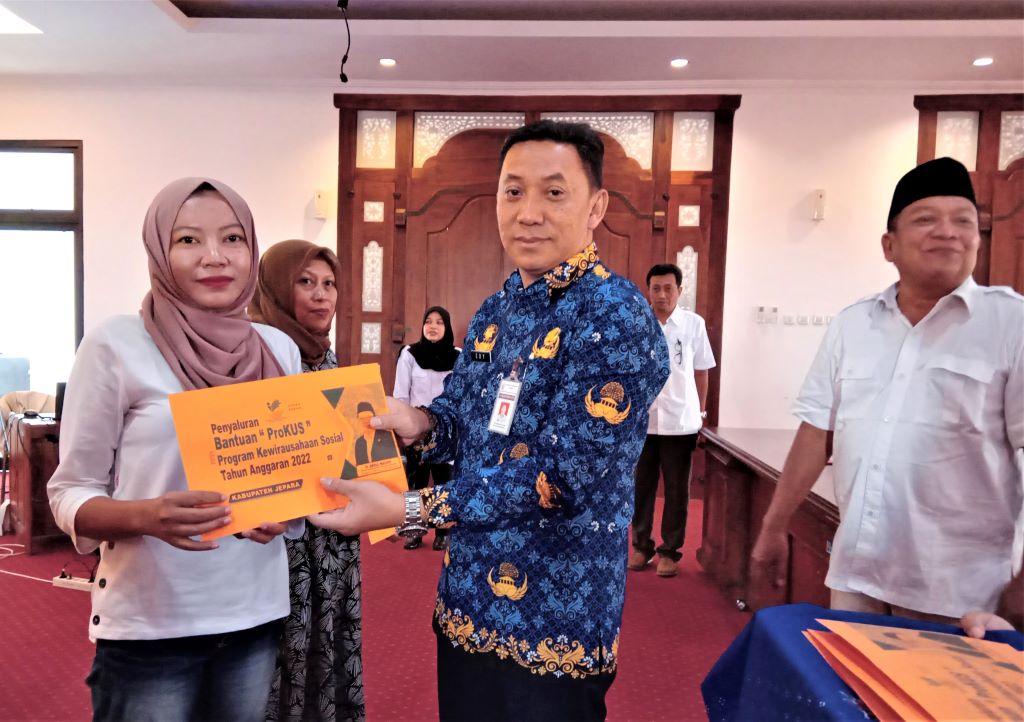 Dinsospermasdes Kabupaten Jepara Bantu Pemodalan untuk Kelompok Usaha ...