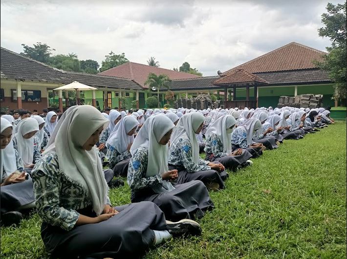 Berbeda Agama tak Halangi Berdoa untuk Korban Gempa - Joglo Jateng