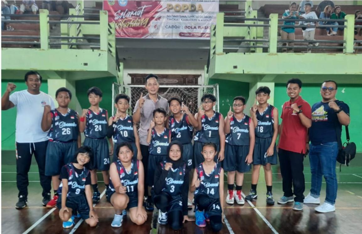 Ekstra Basket SD 1 Barongan Raih Juara 3 Popda - Joglo Jateng