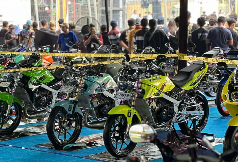 Meriahnya Adu Ganteng Motor Modifikasi - Joglo Jateng