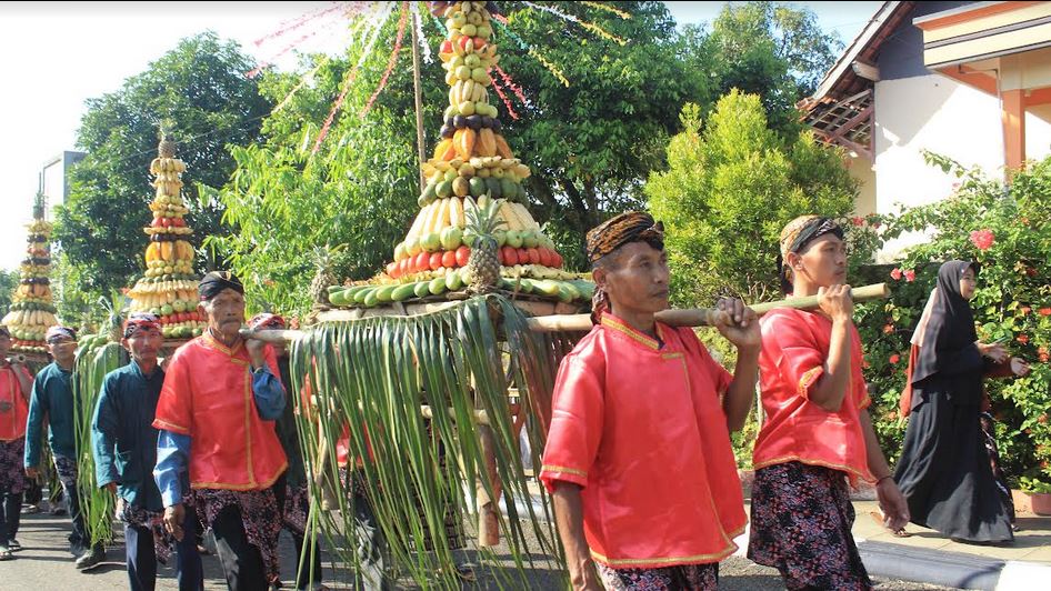 Tunjukkan Kearifan Lokal melalui Sesaji Rewanda - Joglo Jateng