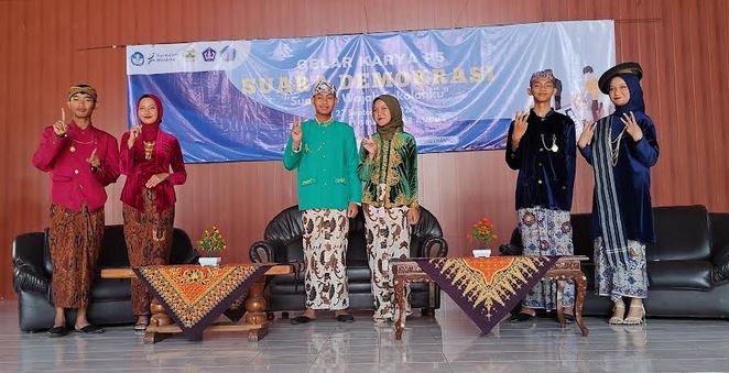 Pilketos SMA 1 Bae Angkat Tema Busana Adat - Joglo Jateng