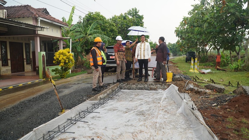 Gelontorkan Rp5,8 Miliar, Pemkab Jepara Beton Jalan Perbatasan Sowan ...